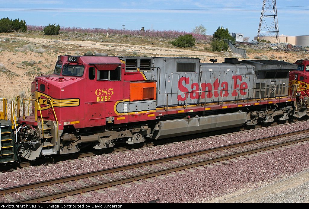 BNSF 685